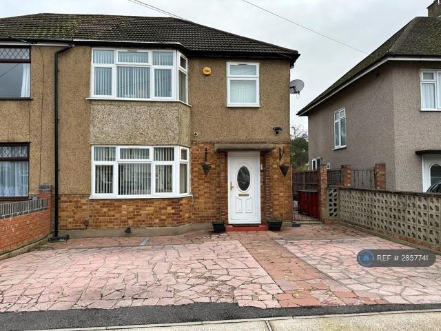 Woodcroft Crescent, Hillingdon, UB10 3 bed semi detached house to rent £2,400 pcm £554 pw