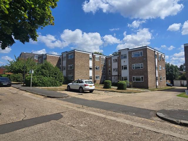 Woodcroft, London Road, Stanmore HA7, 2 bed flat to rent, £1,800 pcm | PrimeLocation