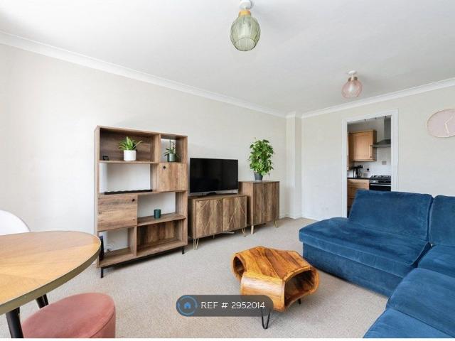Woodall House, Isleworth TW7, 2 bed flat to rent, £1,950 pcm | PrimeLocation