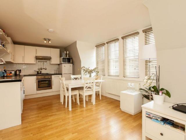 Woodbourne Avenue, Streatham Hill. 1 bed flat to rent £1,650 pcm £381 pw