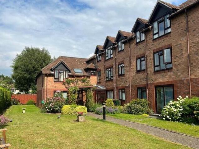 Woodborough Drive, Winscombe, 2 Bedroom Flat