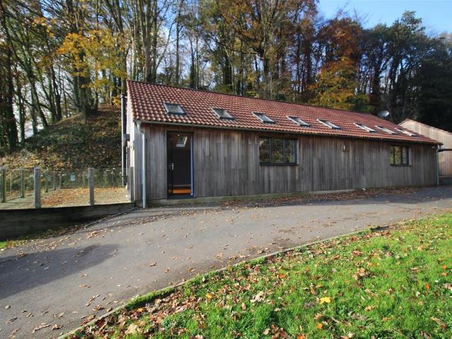 Braysdown, Peasedown St. John 2 bed detached bungalow to rent £1,875 pcm £433 pw