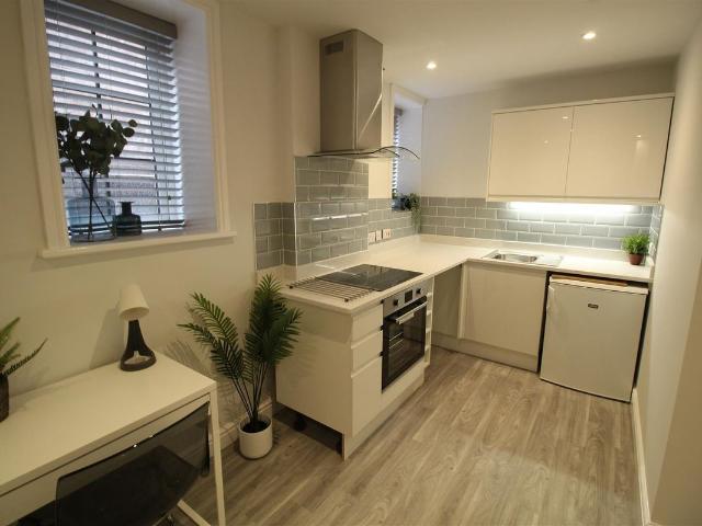 Woodborough Road, Nottingham NG3, Room to rent, £737 pcm | PrimeLocation