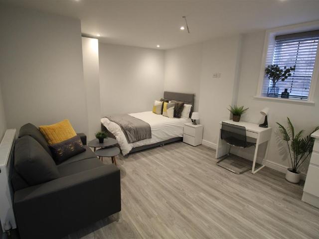 Woodborough Road, Nottingham NG3, Room to rent, £737 pcm | PrimeLocation
