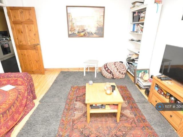 Woodbank, London, N4 1 bed flat to rent £1,900 pcm £438 pw