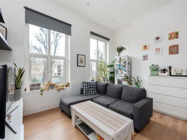 Woodberry Grove, London N4, 1 bed flat to rent, £1,900 pcm | PrimeLocation