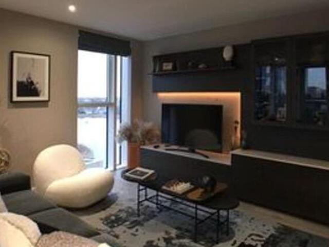 Woodberry Grove, London, 2 Bedroom Apartment