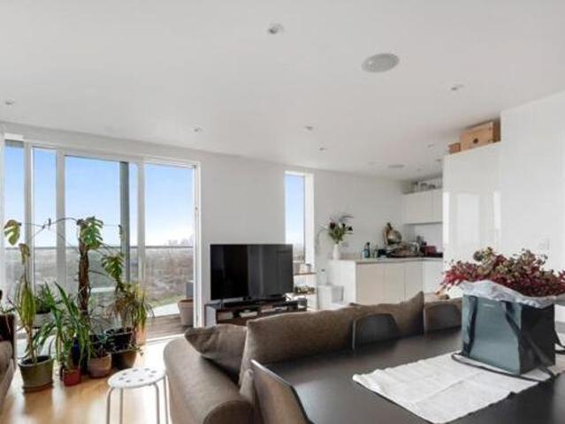 Woodberry Grove, London, 3 Bedroom Flat