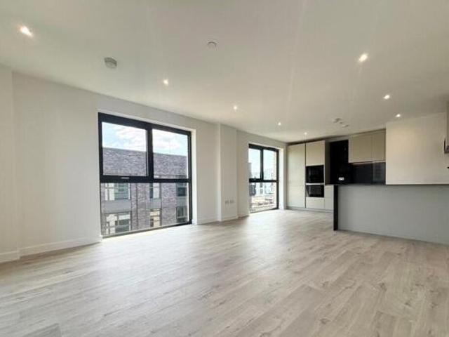 Woodberry Down, Woodberry Grove, 3 Bedroom Apartment