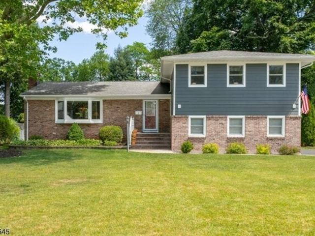 Woodbine Cir, New Providence, Home For Sale