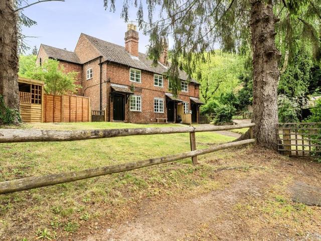 Woodbine Cottage, Shrawley, Worcester 3 bed cottage to rent £1,195 pcm £276 pw