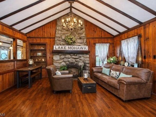 Woodbine Ln, Sparta, Home For Sale
