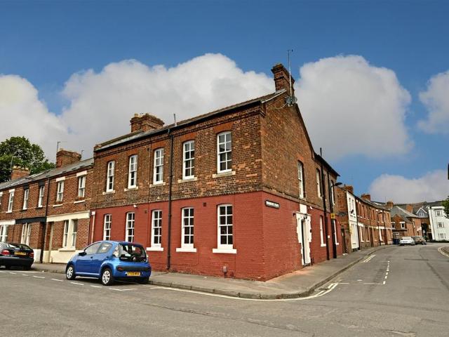 Woodbine Place Studio to rent £1,075 pcm £248 pw
