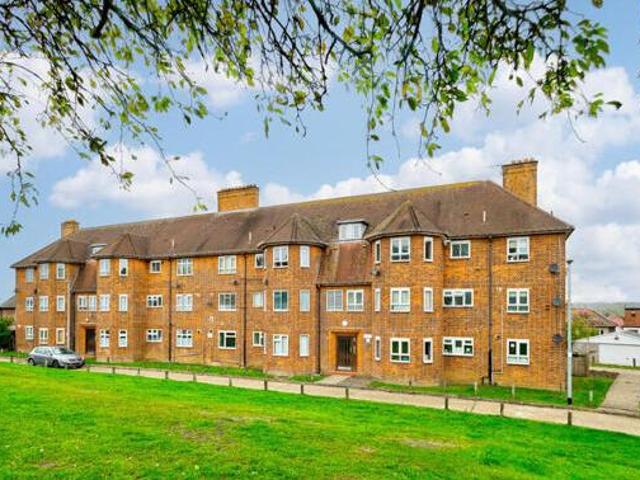 Woodbridge Court Vicarage Road, Woodford Green, 1 Bedroom Flat