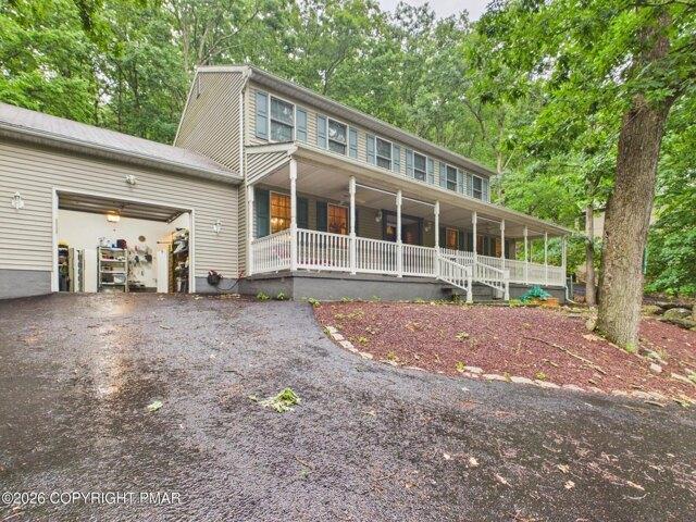 Woodbridge Dr E, Bushkill, Home For Sale