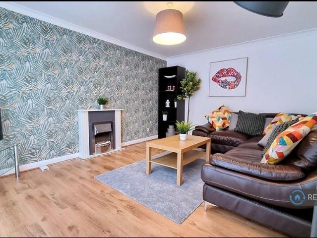 Woodbridge Fold, Leeds, LS6 4 bed semi detached house to rent £1,612 pcm £372 pw