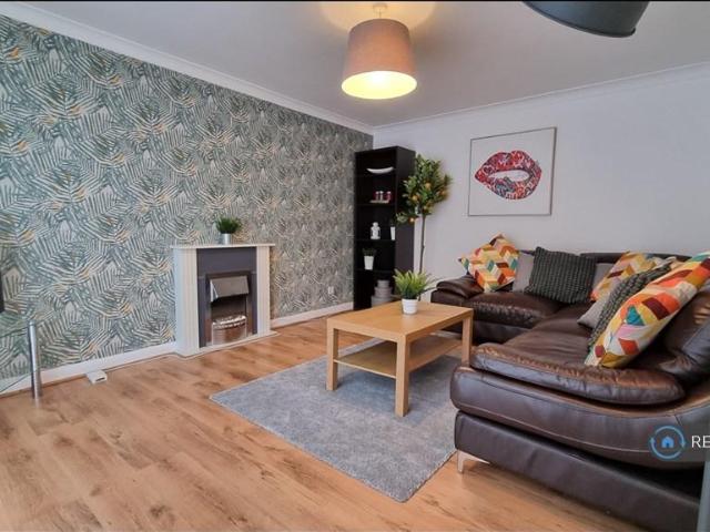 Woodbridge Fold, Leeds, LS6 4 bed semi detached house to rent £1,612 pcm £372 pw