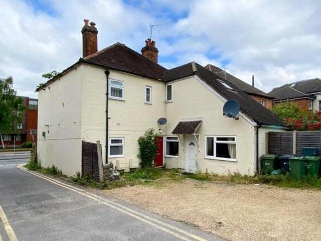Woodbridge Road, Guildford, 1 Bedroom Maisonette