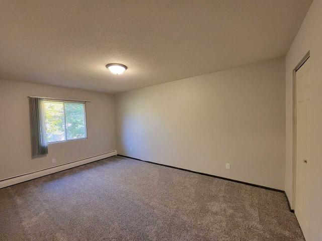 Woodbridge Terrace Apartments 1 Bedroom Apartment for Rent at 1533 Woodbridge St, St. Paul, MN 55117 North of Maryland
