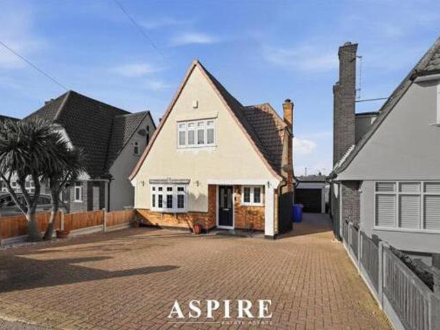 Woodbrooke Way, Corringham, 3 Bedroom Detached