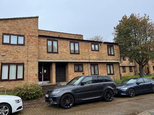 Woodburn Close, Hendon, London, NW4 1 bed apartment to rent £1,450 pcm £335 pw
