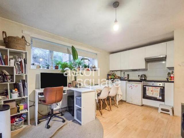 Woodburn Close, London, 1 Bedroom Flat
