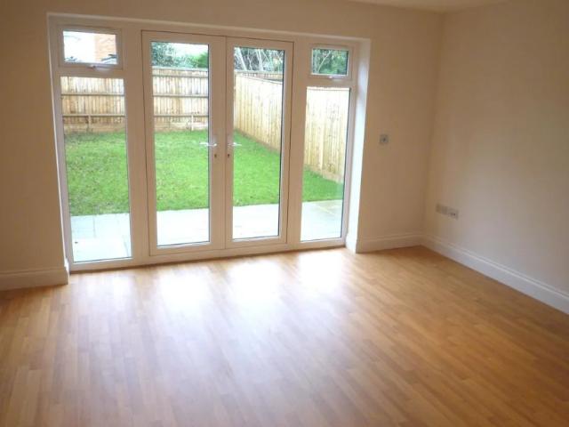 Woodbury Close