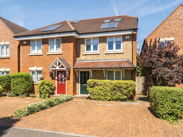 Woodbury Close, Maidenhead SL6, 3 bed semi detached house to rent, £2,200 pcm | PrimeLocation