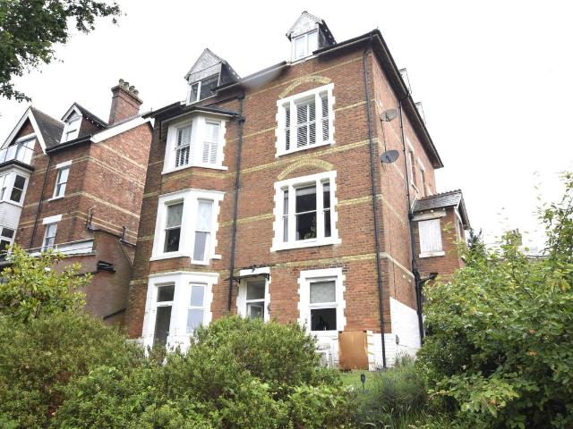 Woodbury Park Road, Tunbridge Wells, Kent TN4, 2 bed flat to rent, £1,700 pcm | PrimeLocation