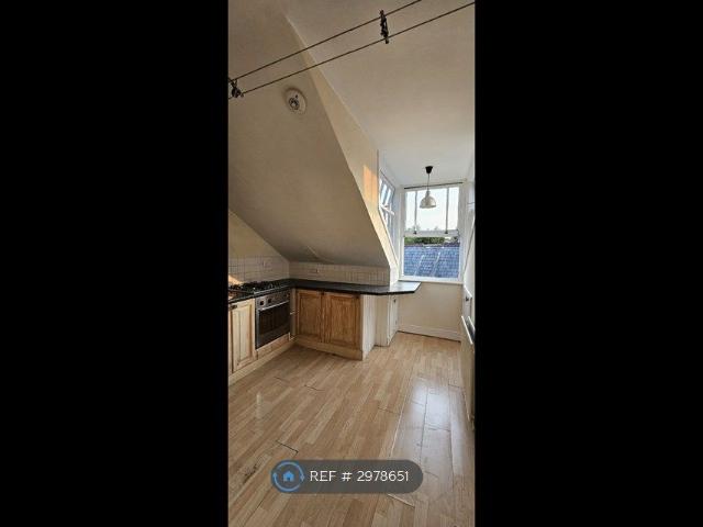 Woodbury Park Road, Tunbridge Wells TN4, 1 bed flat to rent, £1,050 pcm | PrimeLocation