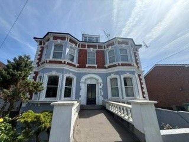 Woodbury Park Road, Tunbridge Wells TN4, 2 bed flat to rent, £1,350 pcm | PrimeLocation