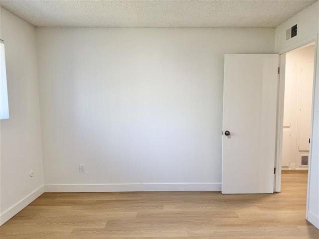 Woodbury Patio Homes 1 Bedroom Apartment for Rent at 13792 13792 13852 Dawson St. & 10211 10281 Woodbury Rd Garden Grove, CA 92843