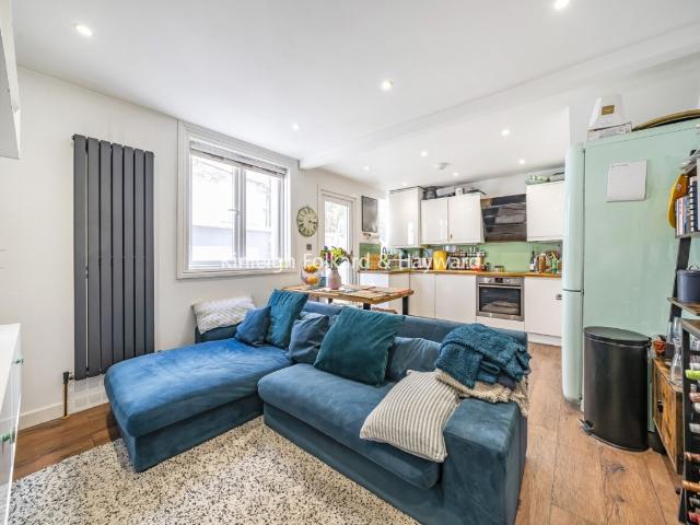 Woodbury Street, London SW17, 2 bed flat to rent, £2,650 pcm | PrimeLocation