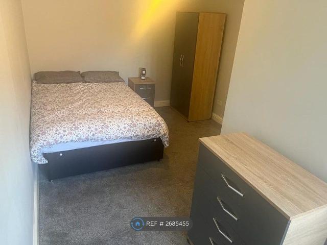 Woodgate Gardens, Birmingham B32, Room to rent, £1,480 pcm | PrimeLocation