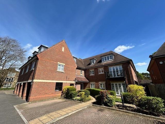 Woodgate Mews, Watford WD17, 2 bed flat to rent, £2,000 pcm | PrimeLocation