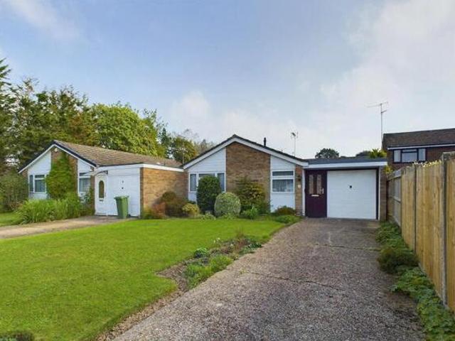 Woodgates Close, Horsham, 2 Bedroom Detached