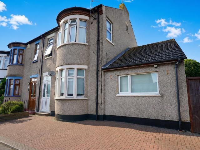 Woodgrange Drive, Southend On Sea SS1, 1 bed semi detached bungalow to rent, £925 pcm | PrimeLocation