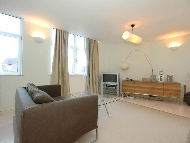 Woodgrange House Flat 5 429 Flat 5 Uxbridge Road London 2591102