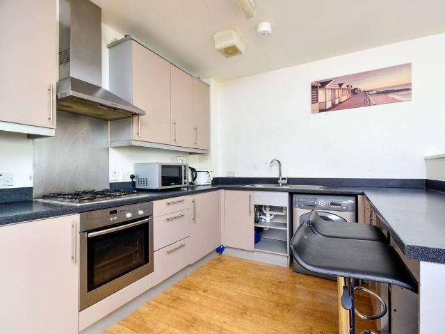 Woodgrange Road, Forest Gate, London E7, 3 bed flat to rent, £4,000 pcm | PrimeLocation