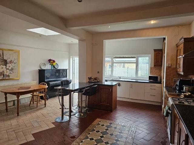 Woodgrange 6 bed house to rent £2,995 pcm £691 pw