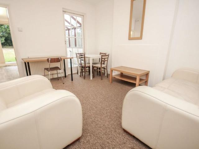 Woodend Road, Bournemouth, BH9