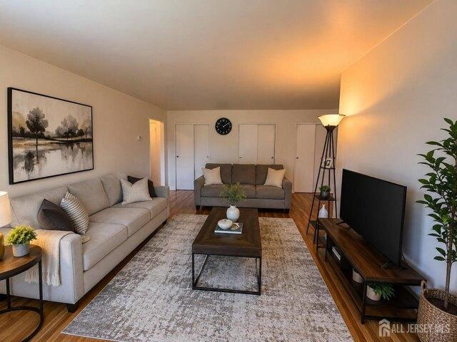 Woodedge Ave Apt,edison, Condo For Sale