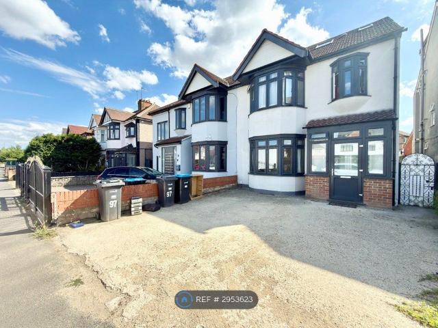 Woodford Avenue, Ilford IG2, 2 bed flat to rent, £2,300 pcm | PrimeLocation