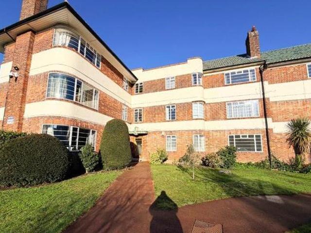 Woodford Road, London, 2 Bedroom Ground