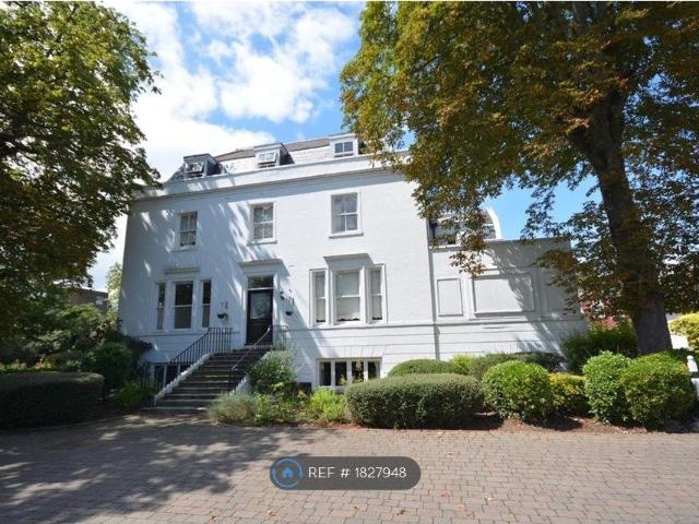 Woodford Road, London E18, 2 bed flat to rent, £2,295 pcm | PrimeLocation