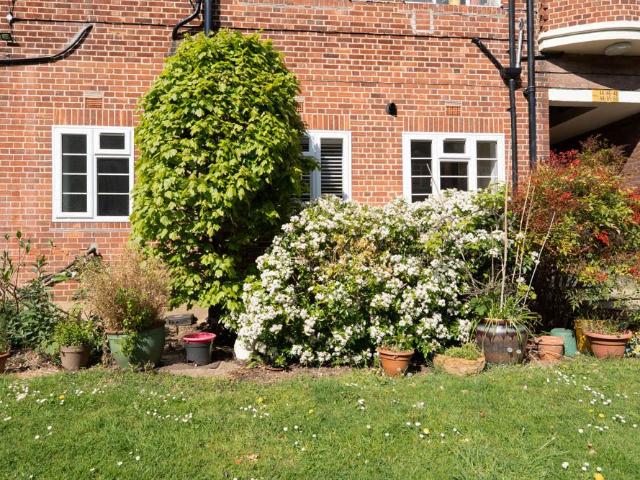 Woodford Road, South Woodford E18, 2 bed flat to rent, £1,800 pcm | PrimeLocation