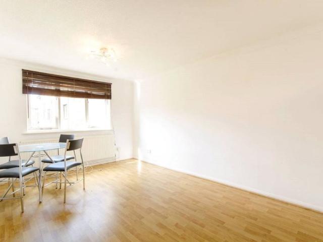 Woodfield Close, EN1, Middlesex