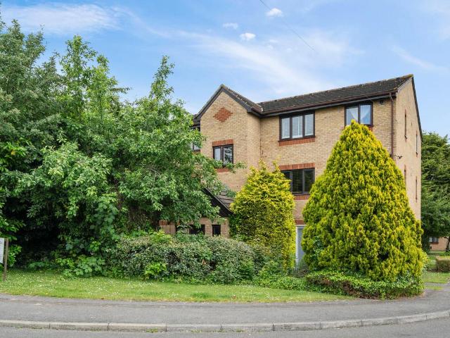 Woodfield Close, Enfield EN1, 1 bed flat to rent, £1,350 pcm | PrimeLocation