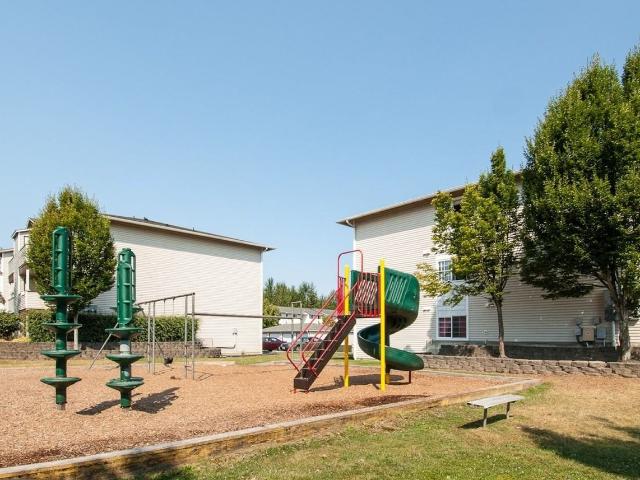 Woodfield Apartments 2 Bedroom Apartment for Rent at 412 E Novak Ln, Kent, WA 98032