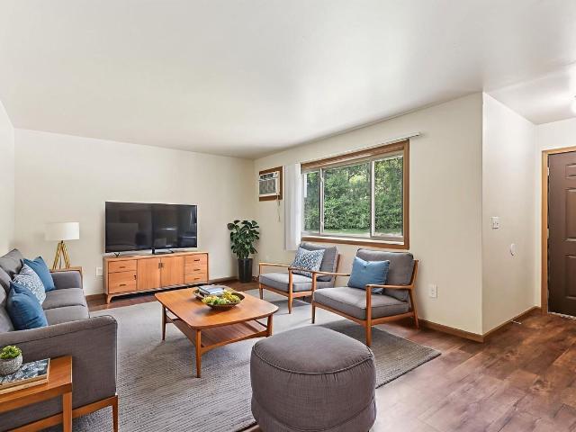 Woodfield Heights Apartments 3 Bedroom Apartment for Rent at 120 Cambridge Ave, Waukesha, WI 53188